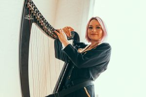Eleanor Turner - Professional Harpist for Hire - DG Music