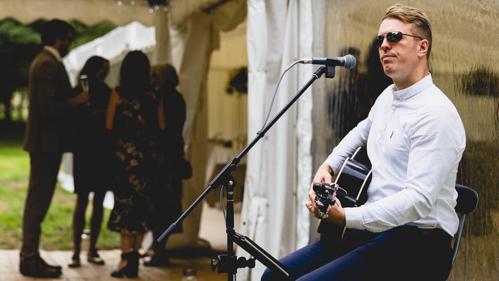 George - Singer and Guitarist for Weddings & Parties- DG Music